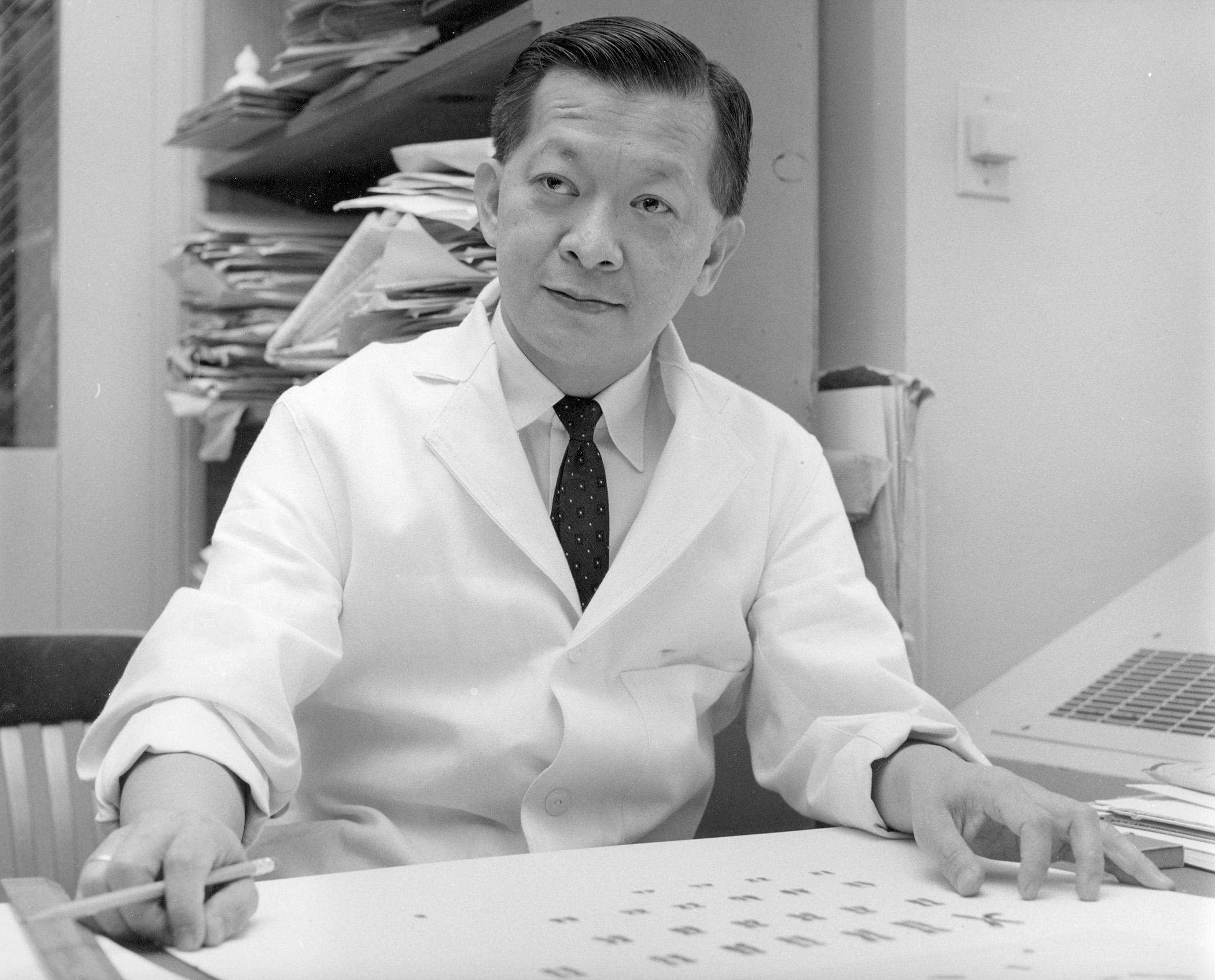 Joe Hin Tjio Counts Chromosomes | Science History Institute